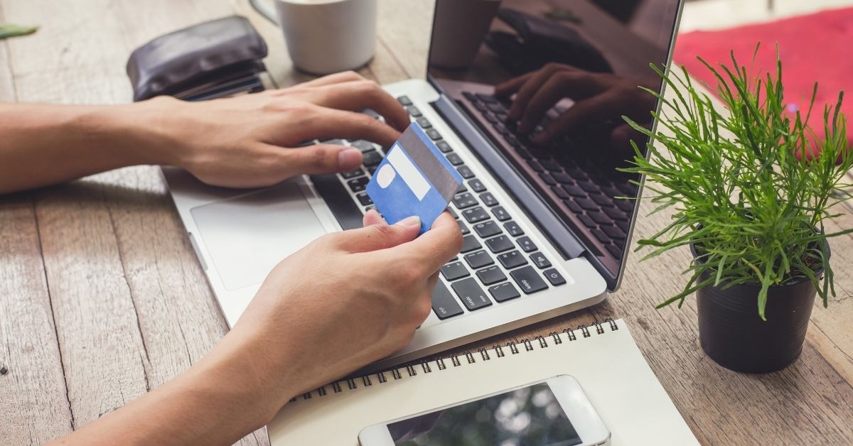 Best Attar Perfume Online for Men - Khalisa Fragrance